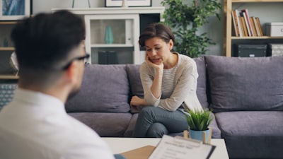 Counseling vs Life Coaching: What is Counseling? - Coach Training EDU